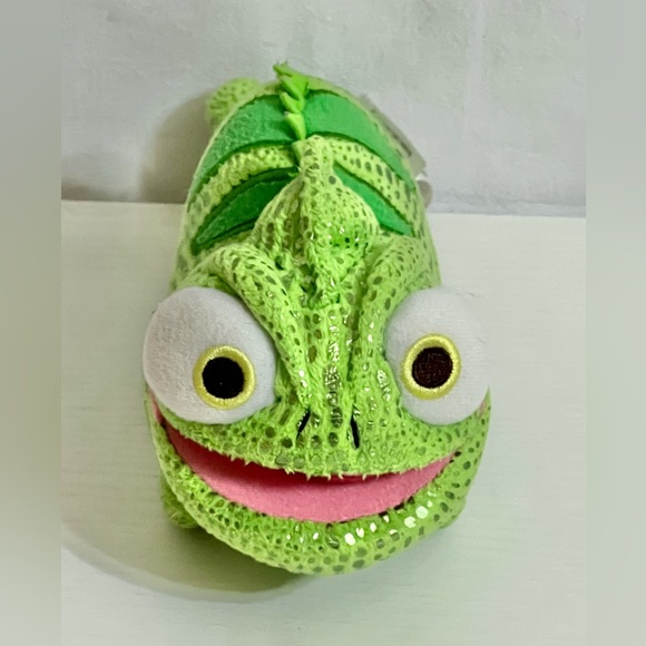 Disney | Toys | Disney Store Rapunzel Pascal Green Chameleon Tangled ...